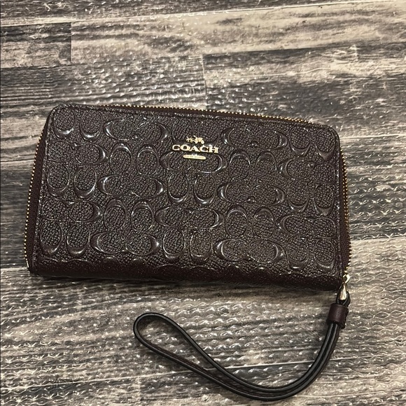 Coach | Bags | Coach Brown Wallet With Zip Closure And Signature C Logo ...